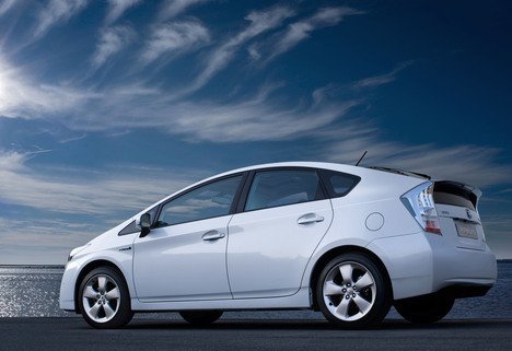 Toyota Prius III (ZVW30) 1.8 VVT-i (136 Hp) Hybrid CVT